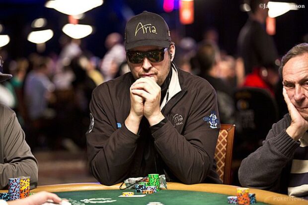 Poker Face Secrets - How to Read People and Win Big (Without Saying a ...